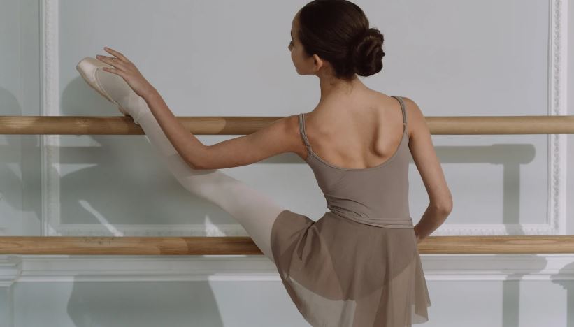 Top 10 Ballet Barre Workout Exercises | Strength and Flexibility - My ...